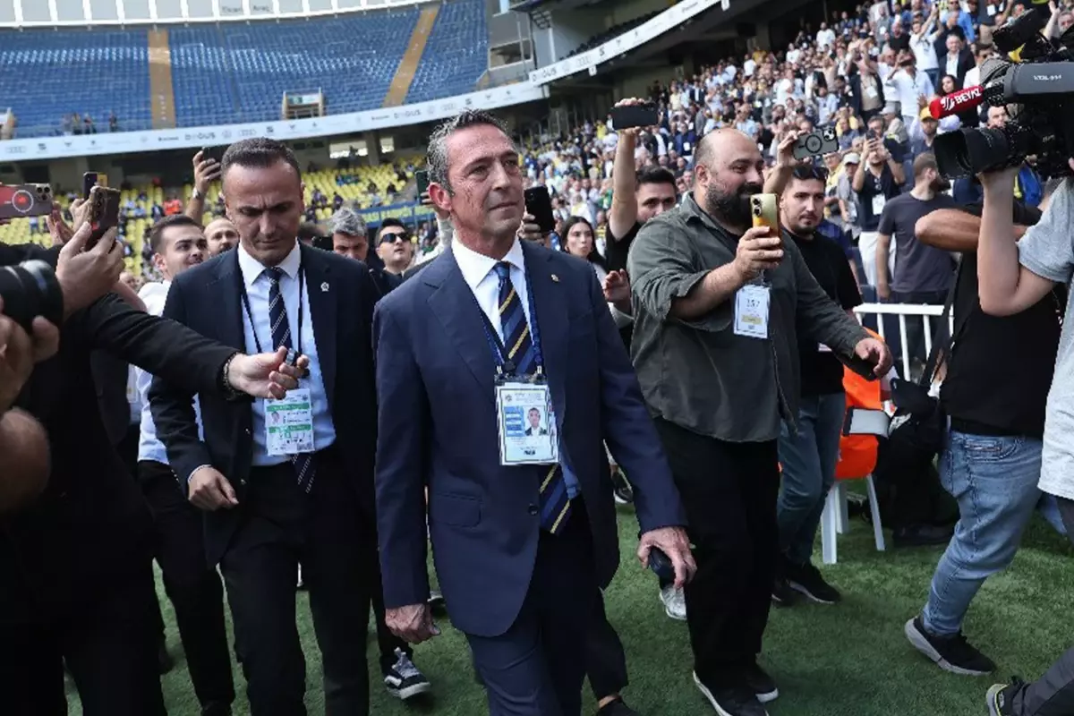 Fenerbahçe'de Ali Koç ve Yönetim Kurulu ibra edildi - Son Dakika