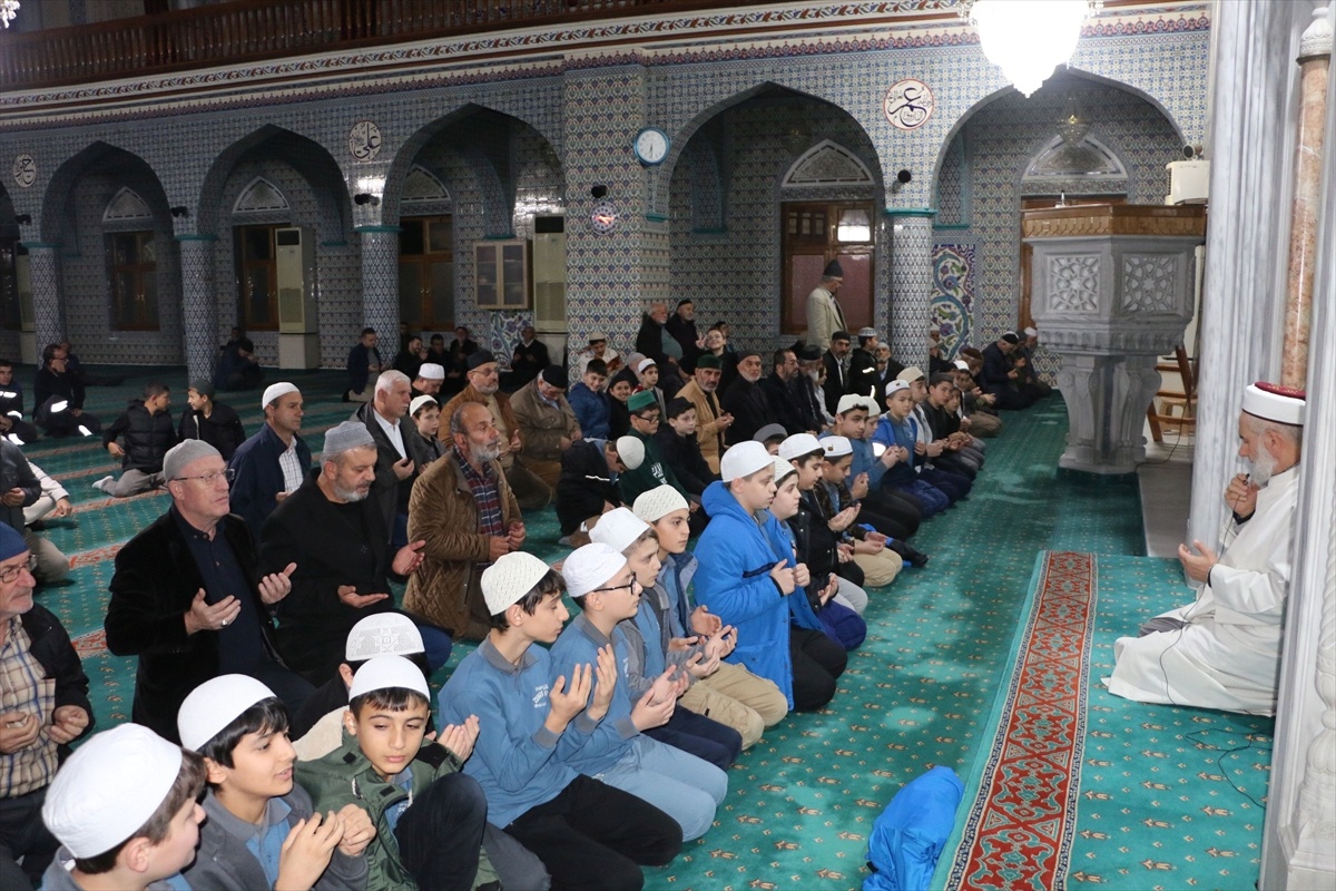 Of'ta Öğretmenler İçin Hatmi Şerif Okundu - Son Dakika
