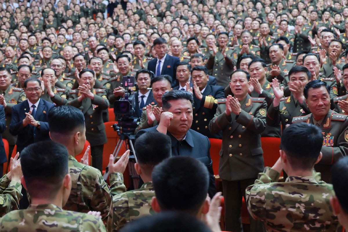 Kim askerlerine esir düşmeyi yasakladı: Risk oluştuğunda intihar edin ...