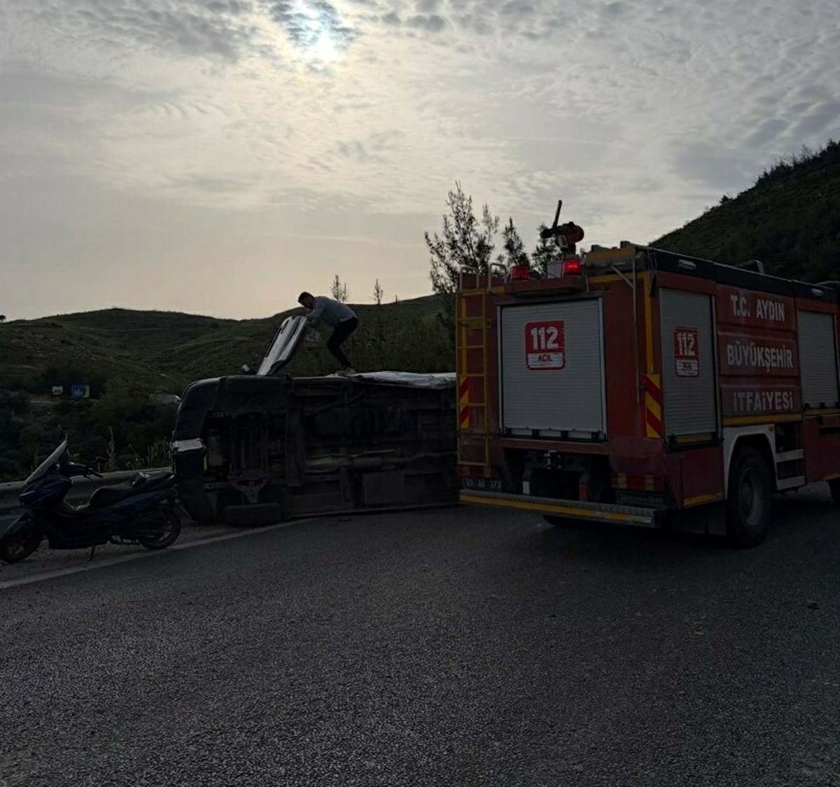 Kuşadası'nda Trafik Kazası: 12 Yaralı - Son Dakika