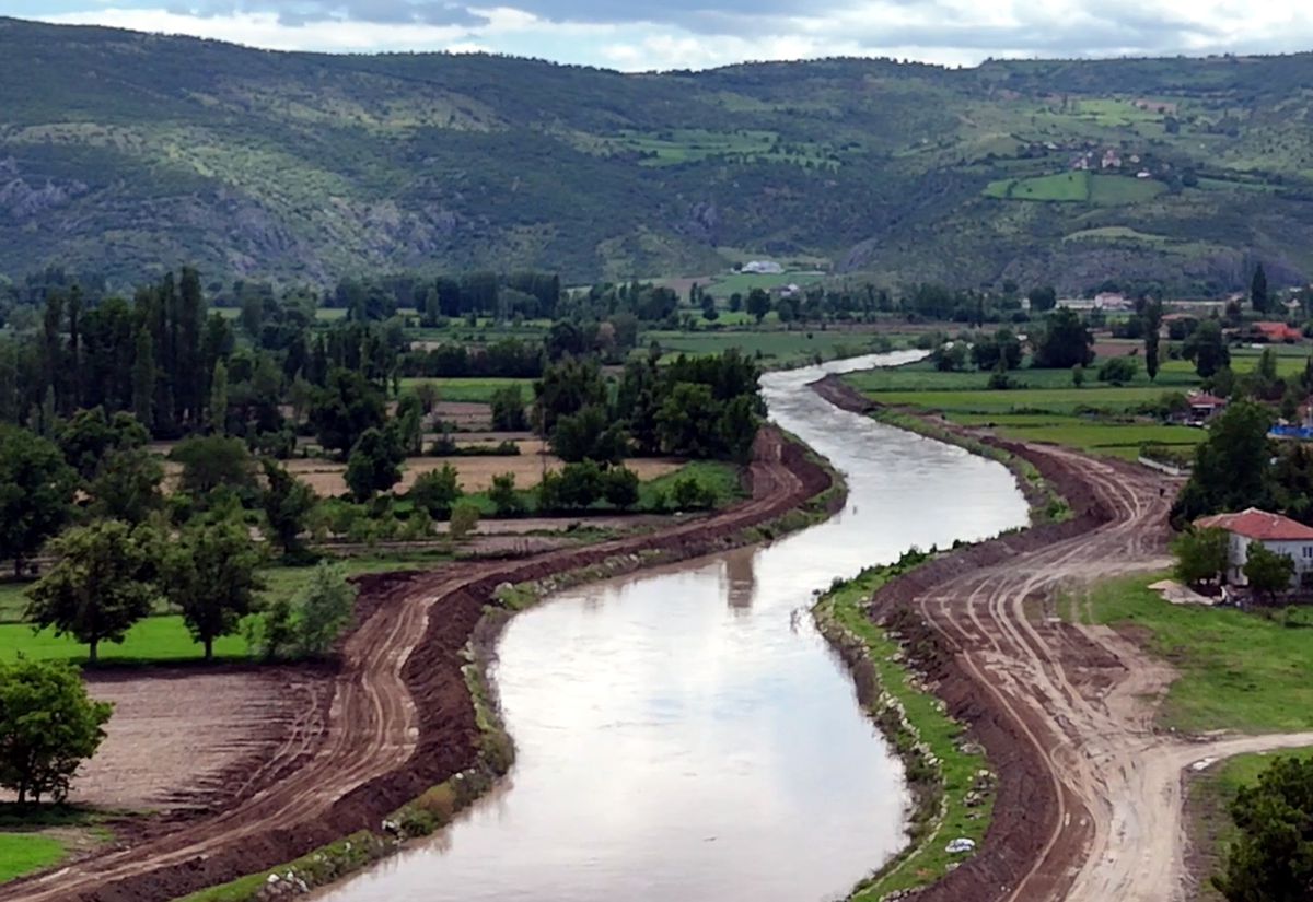 Tokat'ta Yeşilırmak'a Sel Seti Yapılıyor - Son Dakika