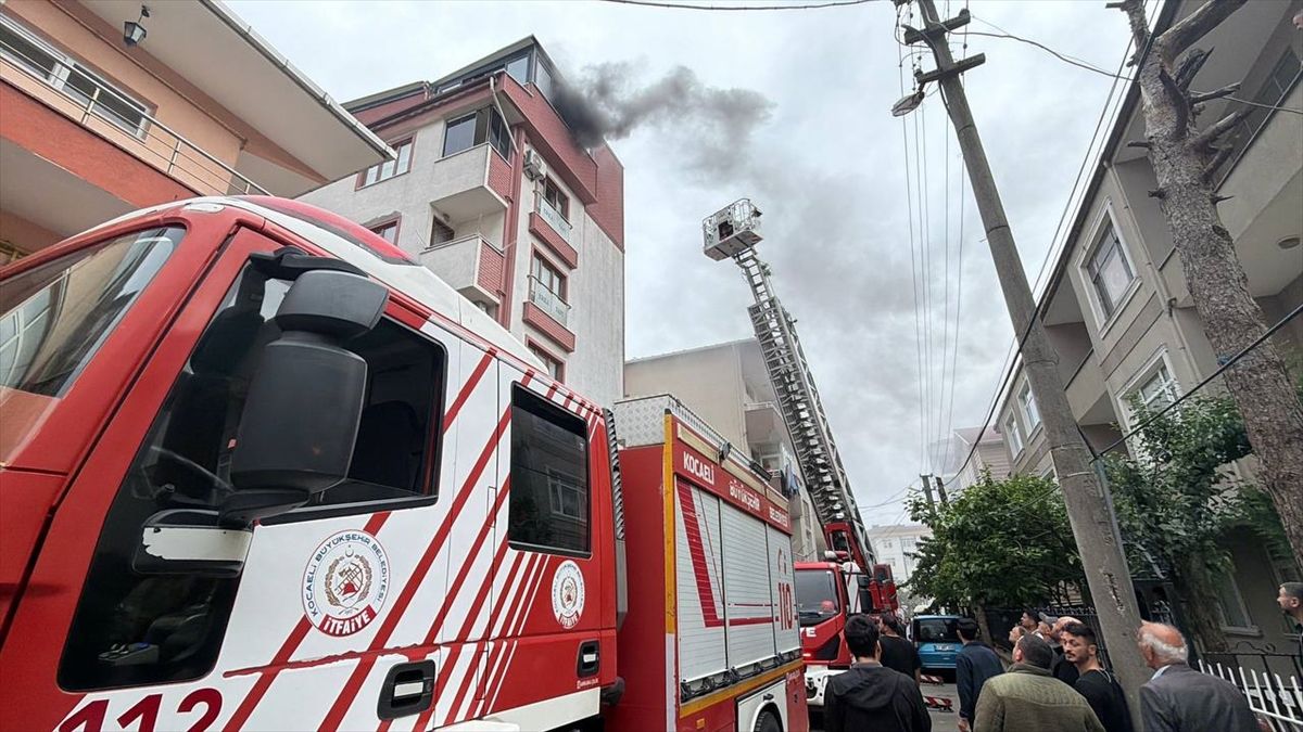 Gebze'de Apartman Yangını - Son Dakika