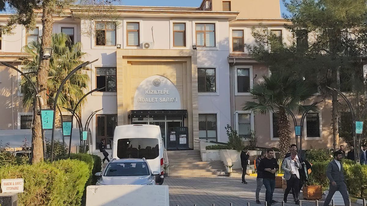İki aile arasında çıkan 'yol verme' kavgasında ölü sayısı 3'e yükseldi ...