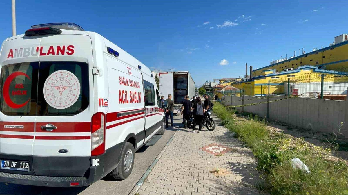 Tır şoförü tırın dorsesinde ölü bulundu - Son Dakika