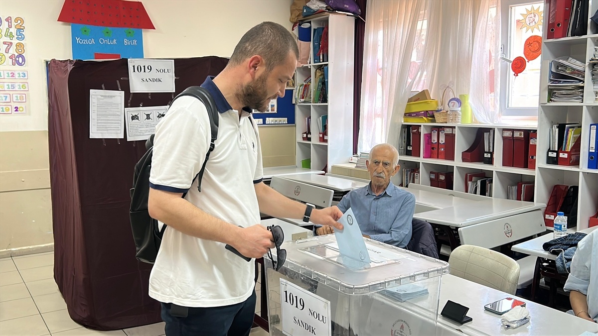 İstanbul'da Ara Seçim İçin Sandık Başına Gidildi - Son Dakika