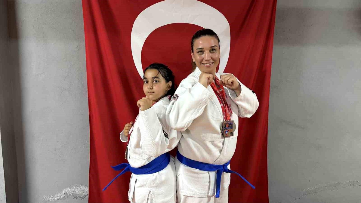 Anne-Kız Jujitsu Başarısıyla Öne Çıkıyor - Son Dakika