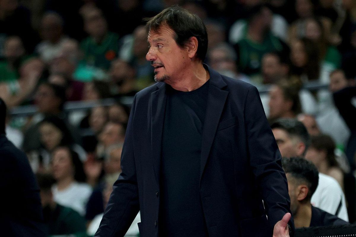 Ergin Ataman, Türkiye'ye hakaret eden Olympiakos taraftarına hadlerini ...