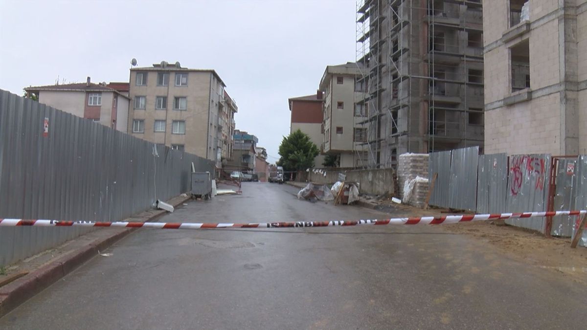 Sancaktepe'de Toprak Kayması - Son Dakika