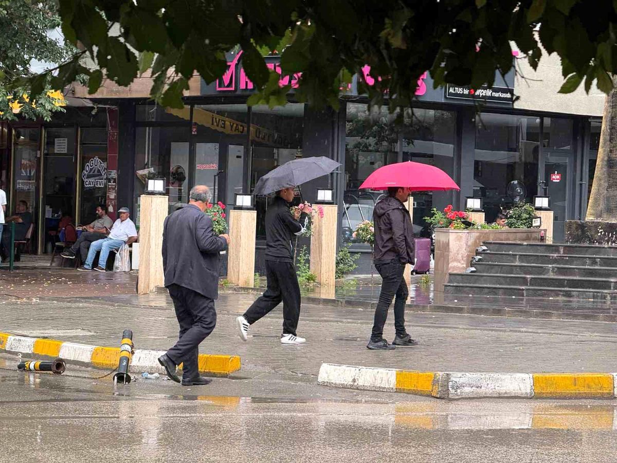 Iğdır'da Sağanak Yağış Hayatı Olumsuz Etkiledi - Son Dakika