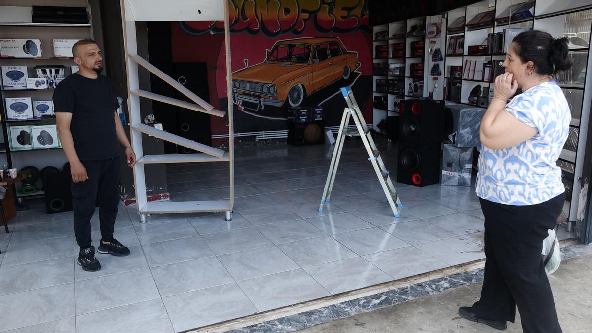 Trabzon'da Kaza: Otomobil Oto Dükkanına Girdi - Son Dakika